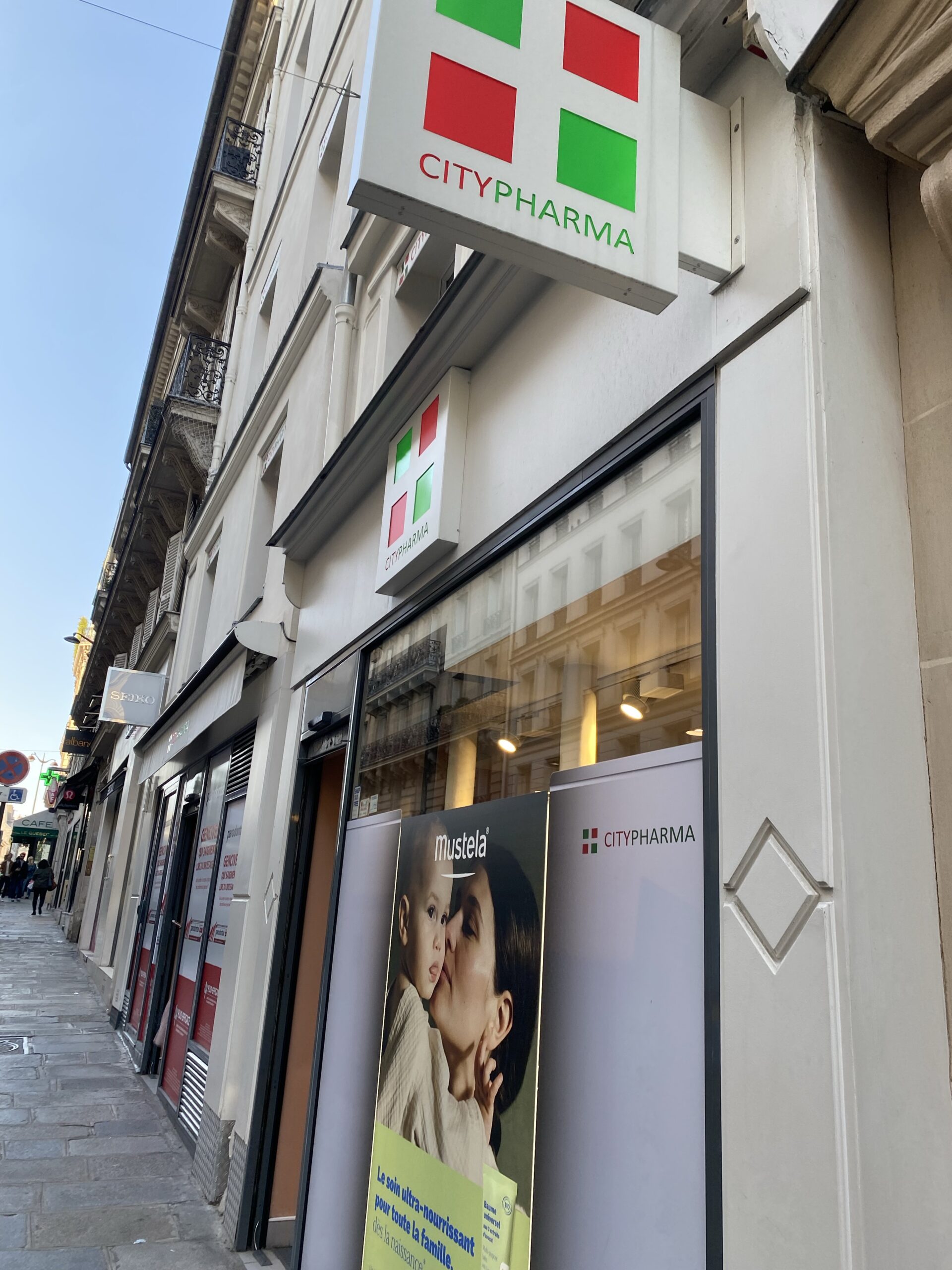 フランス旅行紀③（カフェ、ルーブル美術館、お土産購入） | アビテ・フランス